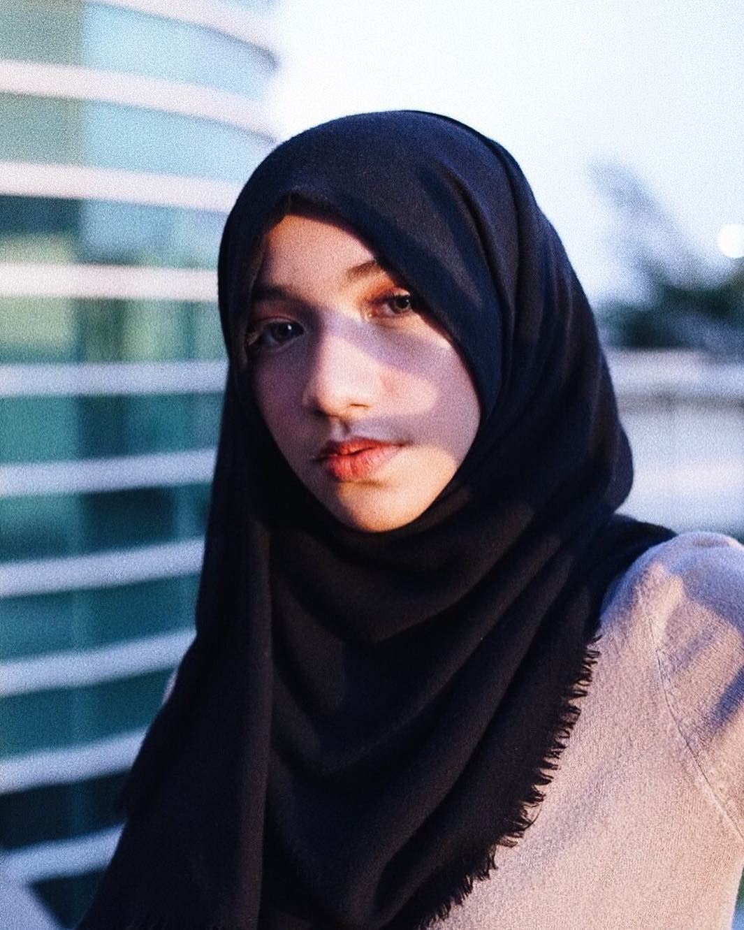 Bikin Cowok Adem! 4 Selebgram Hijabers Super Cantik dan Modis Abis Bikin Cowok Adem! 4 Selebgram Hijabers Super Cantik dan Modis Abis